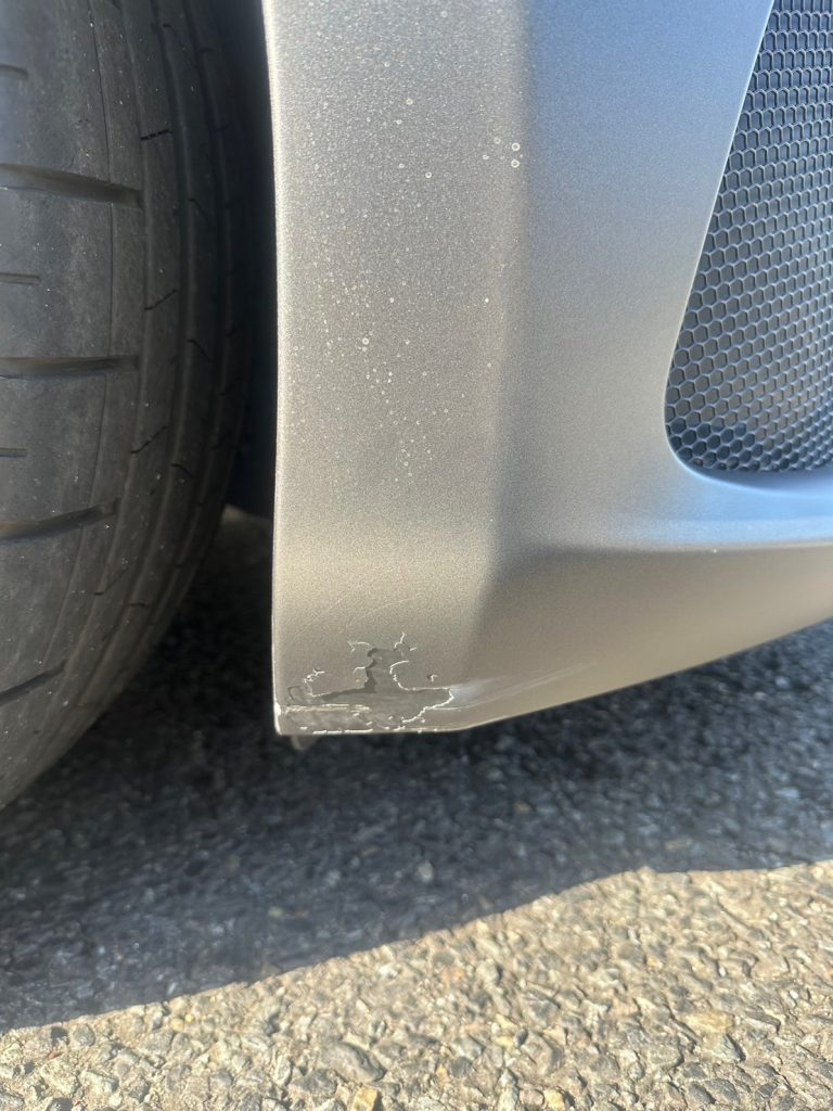 マセラティ グランツーリズモ 鈑金修理／サイドクリアマーカー交換／スペーサー取付を致しました！！SB7972 | 東京都世田谷区Ge3y's ...