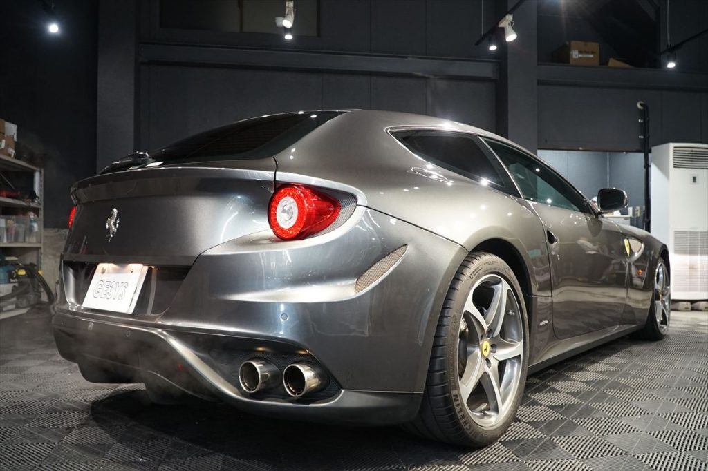 ☆入庫情報☆ 2012年モデル Ferrari FF 4WD ディーラー車 フェラーリ初の4WD×4シーターV12モデル 希少な右ハンドル仕様 ...
